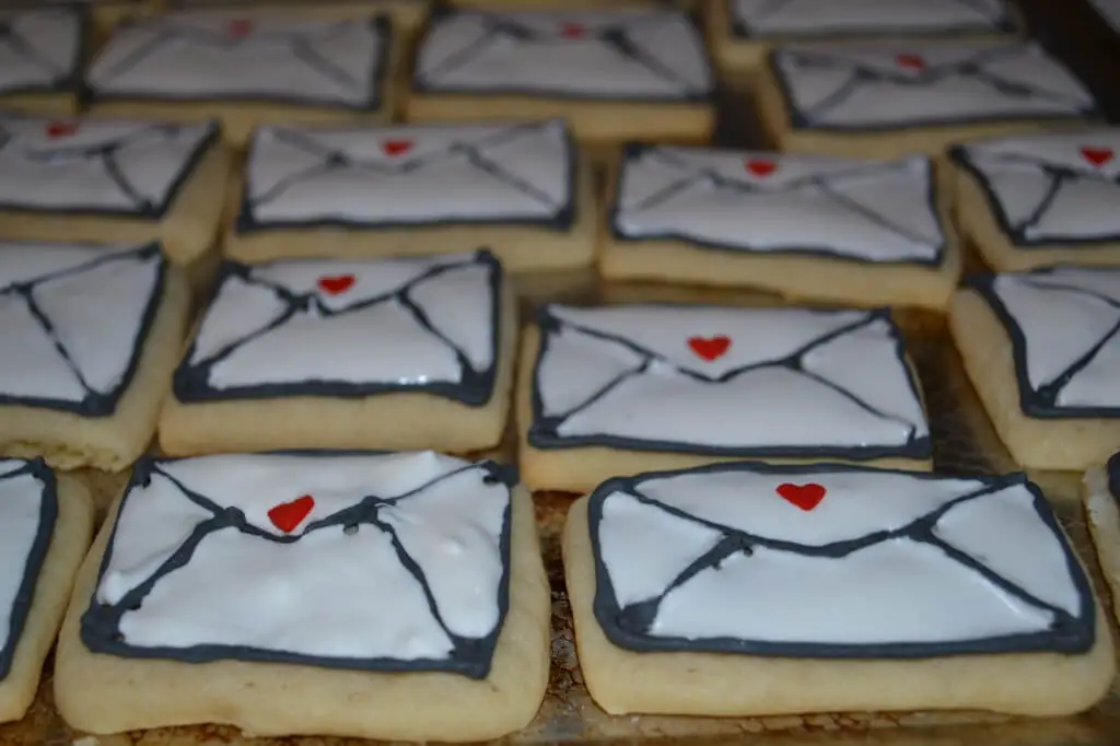 Decorating Cookies - Envelope Cookies for Valentine's Day