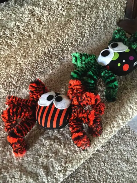 Easy to Make Halloween Spiders | Crafts - Tried and True by Trista