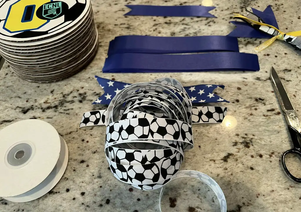 Door Decorations for Traveling Teams - Tried and True by Trista